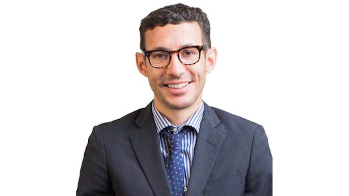 Joshua Yaffa on Truth, Ambition, and Compromise in Putin's Russia ...